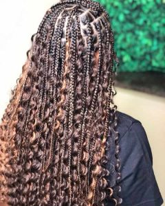 16 Adorable Knotless Braids with Color for Ladies